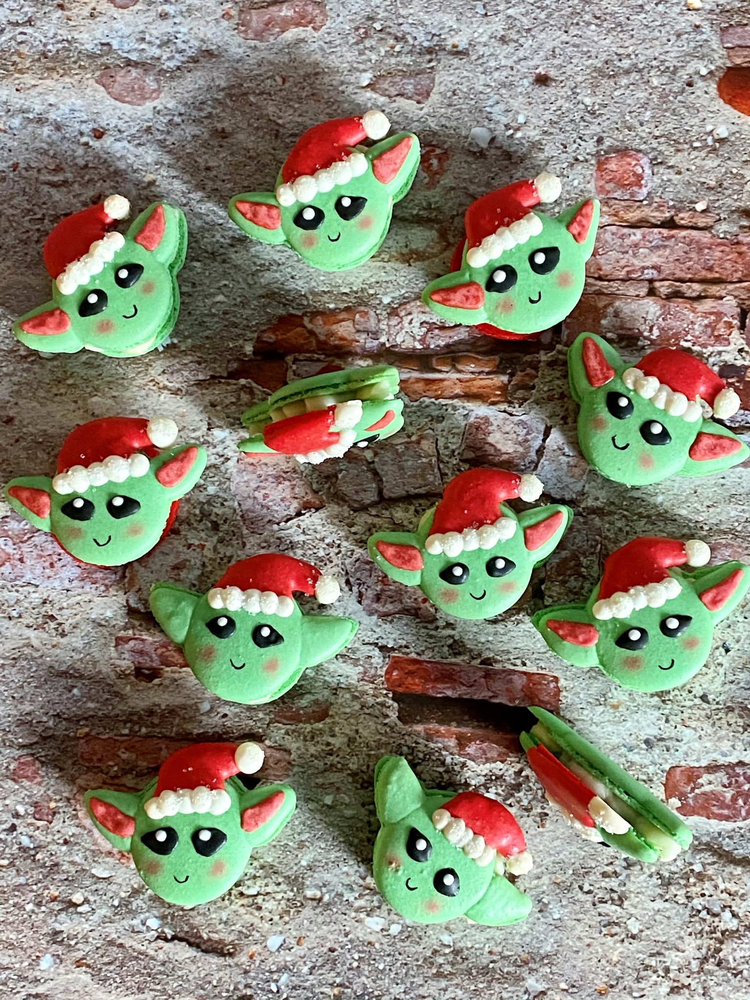 Baby Yoda Macarons - Star Wars | Believe Cakes