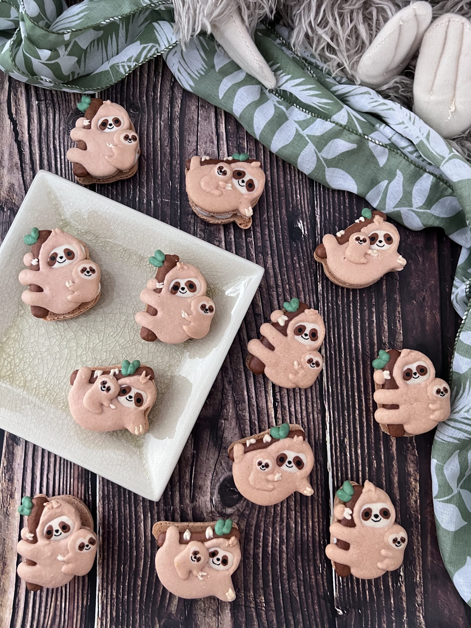 Sloth Macarons - 12 count